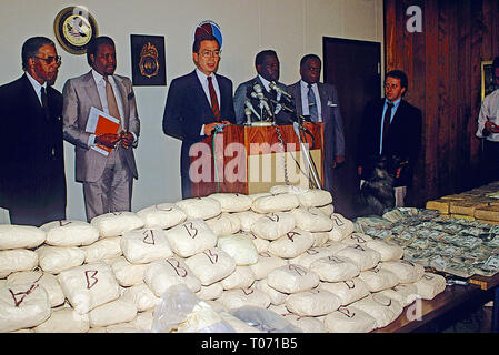 Chicago, Illinois. USA, May 18, 1987 Federal DEA agents display plies ...