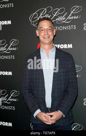 Tom Ascheim at the "Pretty Little Liars: The Perfectionists" Premiere ...