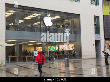 Apple Store, Munich, Germany Stock Photo - Alamy