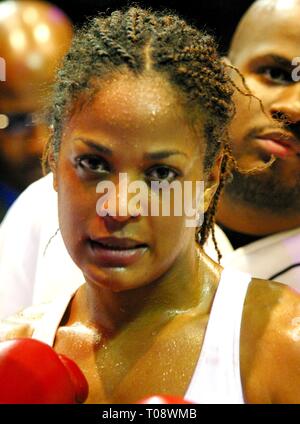 LAILA ALI VS SHIRVELL WILLIAMS AT THE DESOTO CIVIC CENTER ©2002 Photo ...