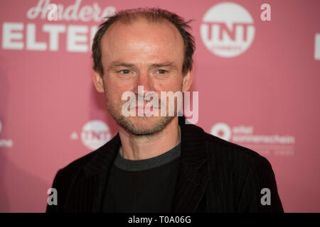 Gerhard LIEBMANN, actor, portrait, portrÃ t, portrait, cropped single image, single motive, red ...