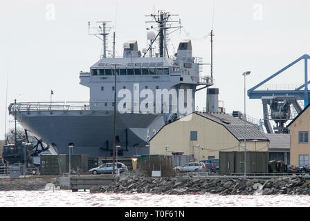 Swedish Submarine rescue ship HMS Belos A214 Stock Photo - Alamy