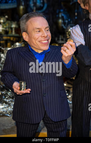 Warwick Davis in the Lestrange Vault set at the original Gringotts ...