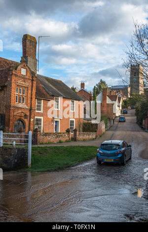 River Box Ford in front of Fifteenth century Ye Olde River House from ...