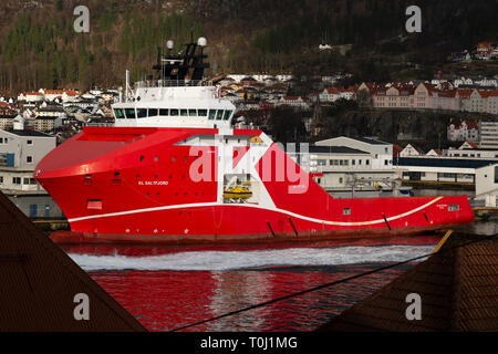 The Norwegian Off Shore Supply Ship KL Saltfjord and the Norwegian tug ...