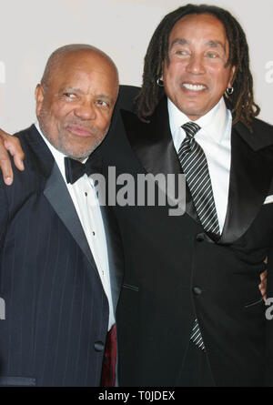 BERRY GORDY SMOKEY ROBINSON THE 36TH ANNUAL SONGWRITERS HALL OF FAME ...