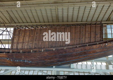 The restored Khufu ship solar barge, beside the Great pyramid, Giza ...
