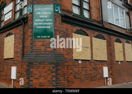 The Jam-E-Masjid Qiblah Hadhrat Sahib Gulhar Shareef mosque on Slade ...