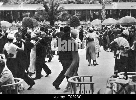 Kroll Opera House Stock Photo - Alamy
