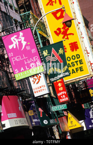 Pell Street, Chinatown, NYC Stock Photo - Alamy