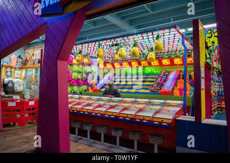 Santa Monica California, pier games, boardwalk skee ball, skeeball ...