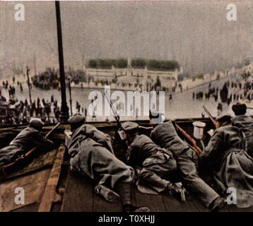 German Revolution 1918/1919: Government soldiers are pictured with a ...