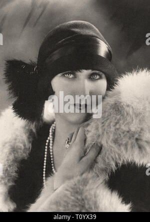Portrait of Maria Corda (2) - Silent movie era Stock Photo - Alamy
