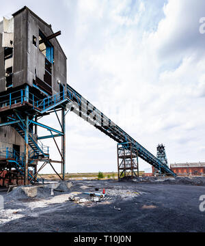 Colliery coal screens. and Conveyor belts Stock Photo - Alamy
