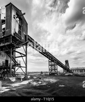 Colliery coal screens. and Conveyor belts Stock Photo - Alamy
