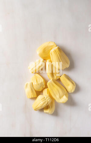 Ripe peeled jackfruit Stock Photo - Alamy