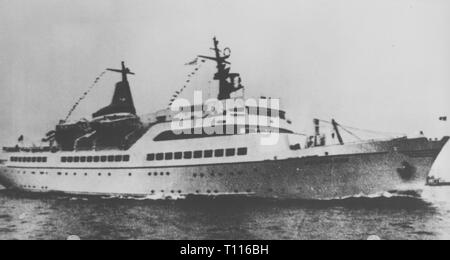 Vietnam War 1955 - 1975, humanitarian aid, return of the hospital ship ...