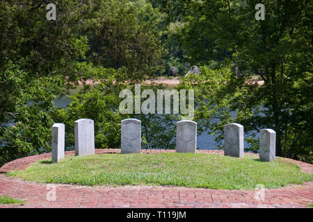 Graves of soldiers from the 1862 Battle of Shiloh, at the Shiloh Nat ...