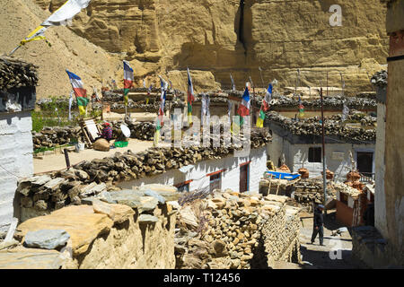 Chele village, Mustang. Nepal Stock Photo - Alamy