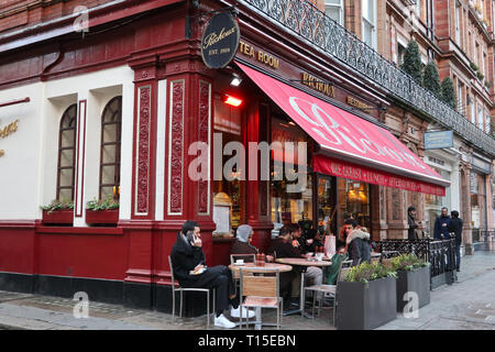 Richoux Cafe Restaurant on South Audley Street, Mayfair, London ...