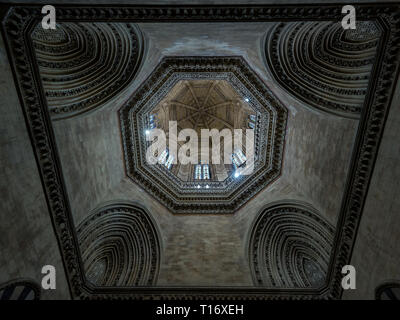 24-03-2017-inside of Chhatrapati shivaji maharaj terminus-CSMT a UNESCO ...