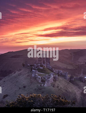 England Dorset Corfe Castle Beautiful old Dorset village and castle ...