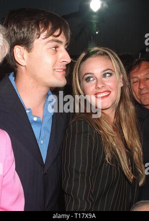 EXCESS BAGGAGE (1997) ALICIA SILVERSTONE EXSS 058 Stock Photo - Alamy