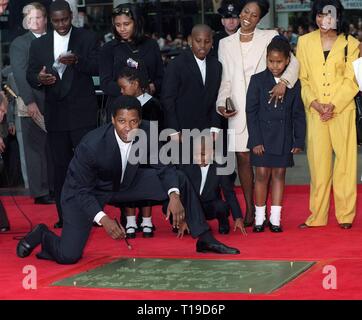 FALLEN ( US 1998) DENZEL WASHINGTON, DONALD SUTHERLAND FILM Stock Photo ...
