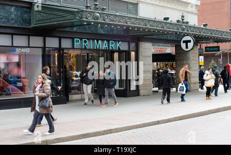 The entrance to the Primark clothing retailer on the High Street in ...