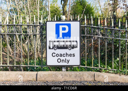 Coaches Only Parking Car Coach Park Sign Stock Photo - Alamy