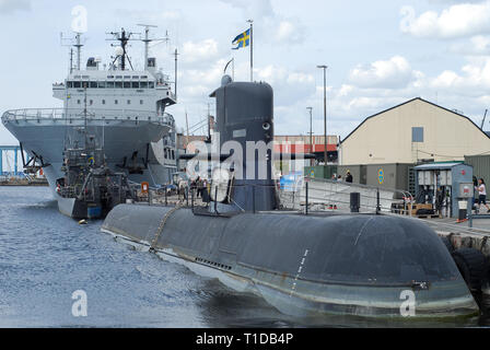HSwMS Belos A214 submarine rescue ship in 1st Submarine flotilla of ...