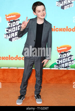 Jason Maybaum arrives at the Nickelodeon Kids' Choice Awards on ...