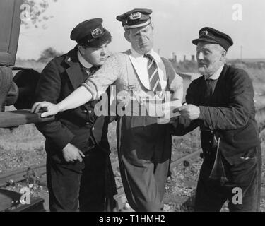 WILL HAY GRAHAM MOFFATT MOORE MARRIOTT OH, MR PORTER ! 1937 director ...