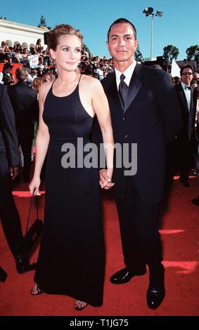 1999 Julia Roberts Benjamin Bratt John Barrett/PHOTOlink.net Stock ...