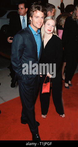 ZELLWEGER,O'DONNELL, THE BACHELOR, 1999 Stock Photo - Alamy