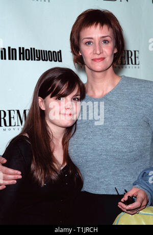 Kimberly J. Brown & Janet Mcteer Film: Tumbleweeds (USA 1999 ...