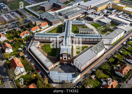 Werl, Germany. 27th Mar, 2019. An aerial photo of the correctional ...