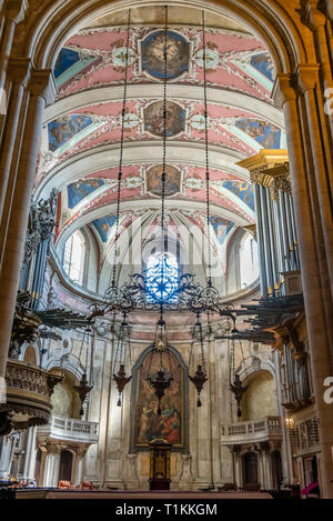 Inside the Santa Maria Maior de Lisboa or Sé de Lisboa, the cathedral ...