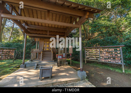 Saisenbako, offering box at a Shinto shrine Stock Photo - Alamy