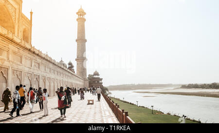 The back side view of the Taj Mahal Stock Photo - Alamy
