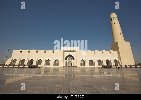 DOHA, QATAR - JUNE 4, 2014: Qatar State Mosque - Sheikh Muhammad ibn ...