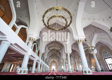 Qatar State Mosque (Imam Muhammad ibn Abd al-Wahhab Mosque) exterior ...
