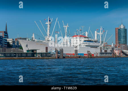 Museumsschiff Cap San Diego, Ueberseebruecke, Elbphilharmonie, Hamburg ...