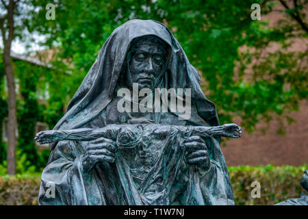 Edith-Stein-Denkmal, Boersenplatz, Koeln, Nordrhein-Westfalen ...