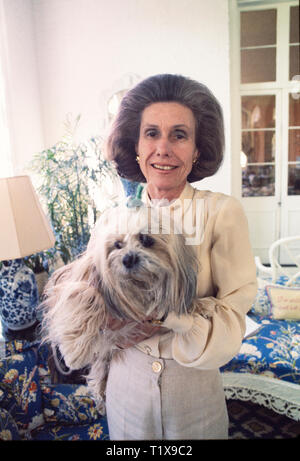 Anne Cox Chambers Biography