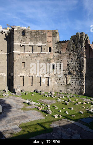 Rome Forum with ruins of ancient architecture. Italy Stock Photo - Alamy