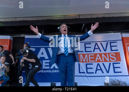 Nigel Farage speaking at the Brexit leave march on London's Parliament ...