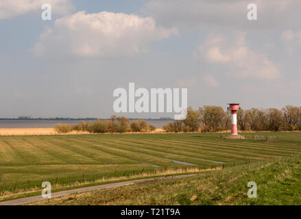 Drochtersen, Germany. 30th Mar, 2019. View of the dike foreland and the ...