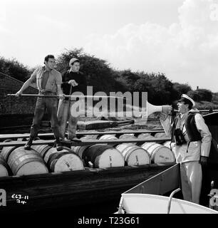 The Bargee (1964) Harry H Corbett, Eric Sykes, Date: 1964 Stock Photo ...
