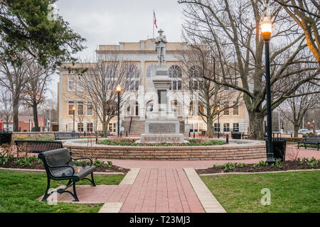 downtown bentonville city square arkansas Stock Photo - Alamy